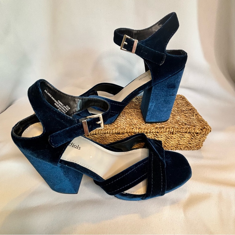 Seven Dials Blue Velvet Block Heel - Gem
